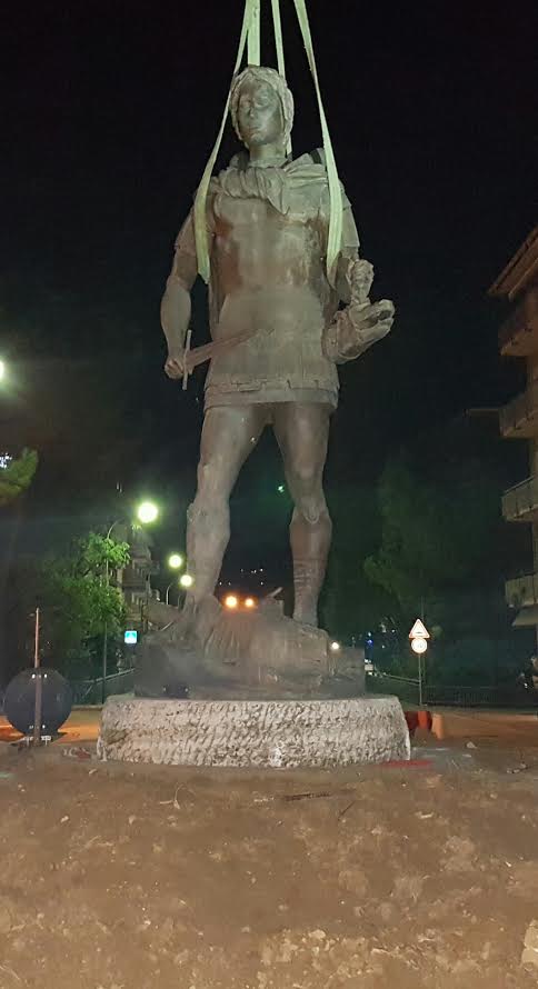 Video: Teramo si sveglia con la Statua di San Michele Arcangelo nella ...