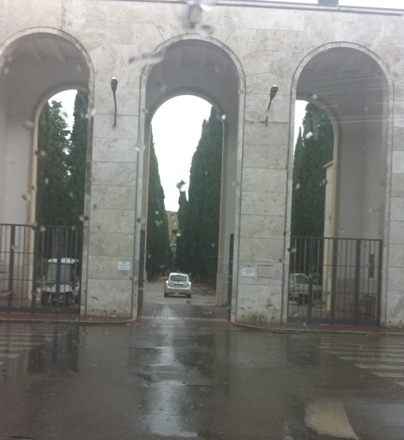 Teramo: Il Cimitero è una ZTL "Zona Traffico Libero" | I Due Punti