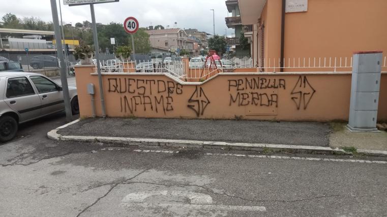 Scritte offensive contro il Questore di Teramo, Lucio Pennella | I Due ...